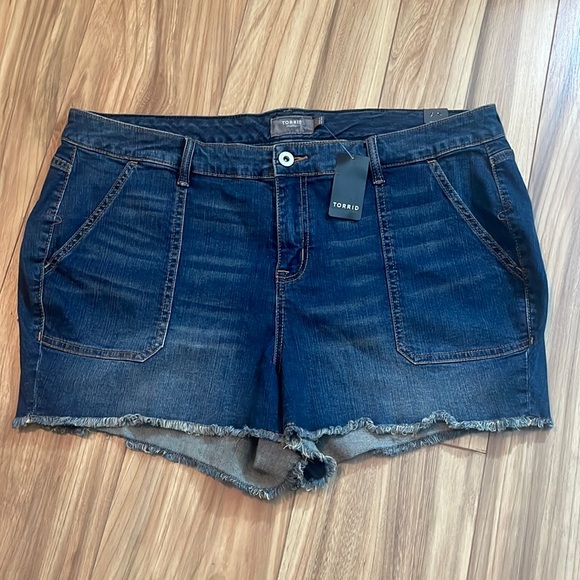 torrid | Shorts | Torrid Stretch Denim Shorts Sz 22 Nwt | Poshmark
